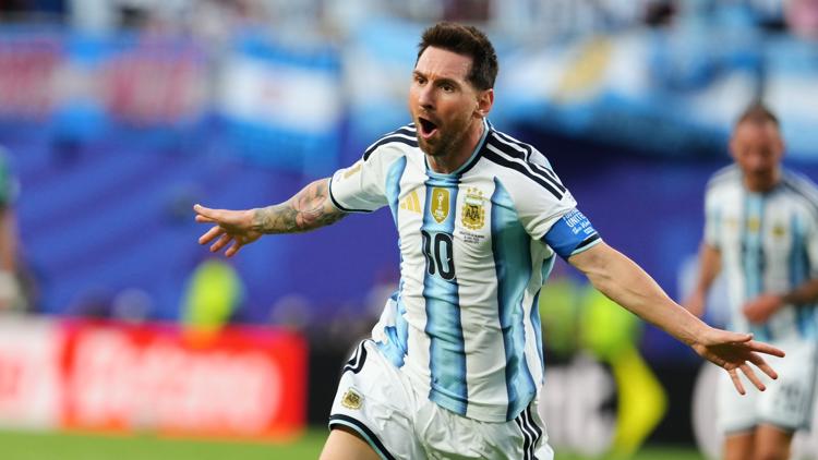 What records did Lionel Messi break in Argentina's World Cup opener ...