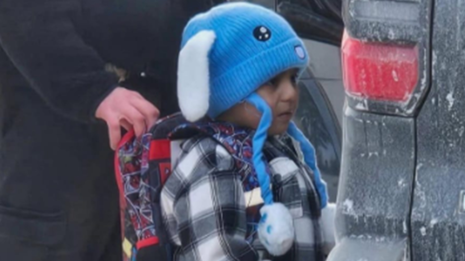 Federal officers detain a 5-year-old boy who school official says was ...