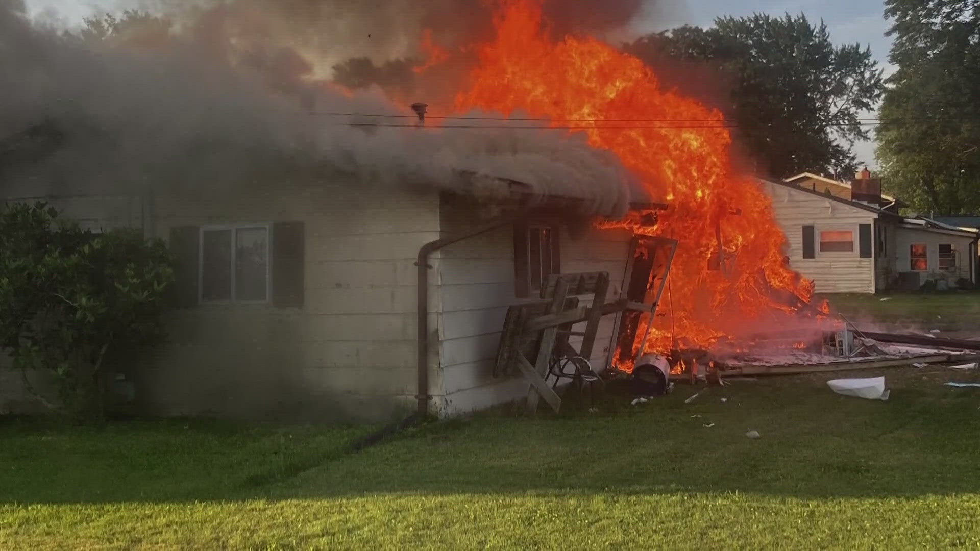 House explosion in Mansfield, Ohio: 3 firefighters injured, man ...