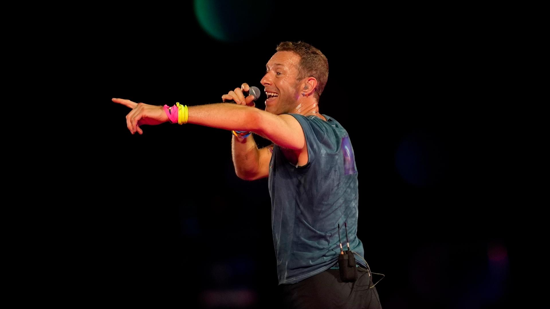 Coldplay concert video goes viral amid CEO cheating allegations ...