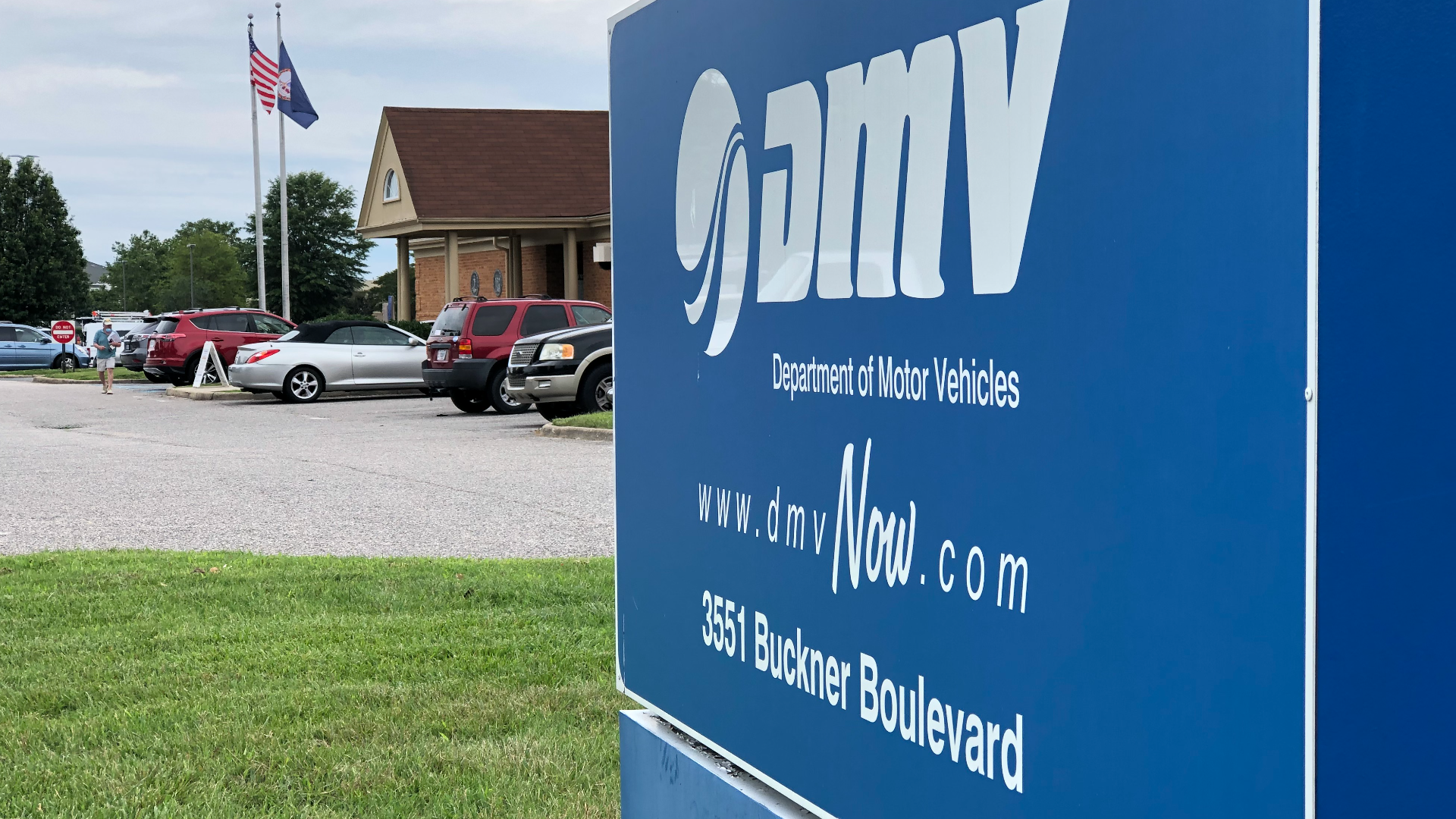 Virginia DMV locations experiences technical difficulties | 13newsnow.com