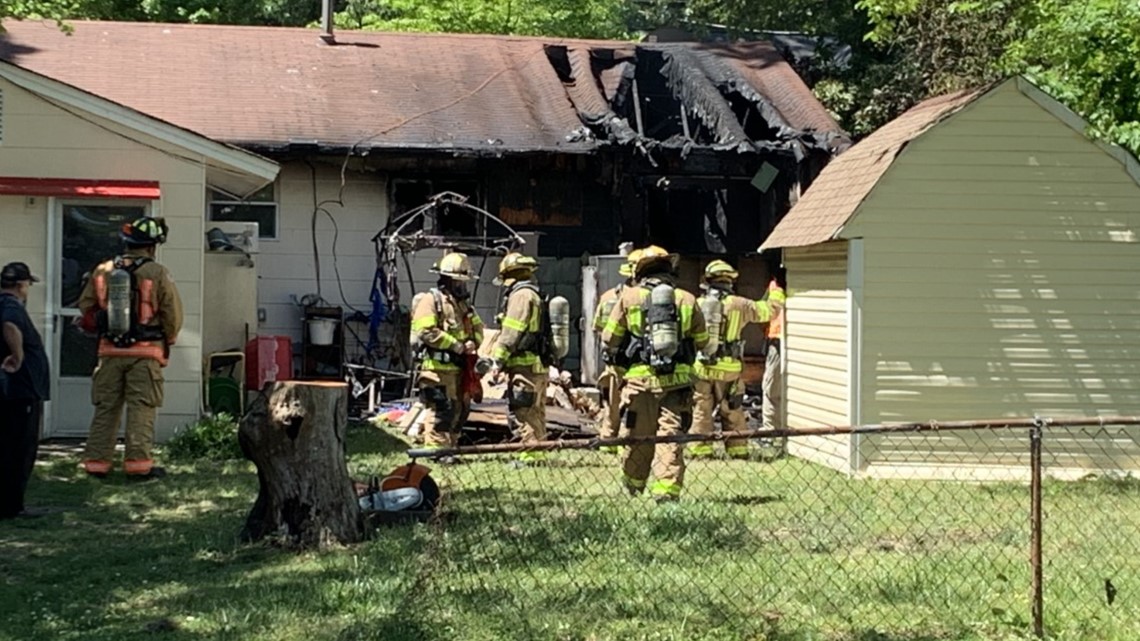 Norfolk Fire-Rescue battles fire in Bay View area | 13newsnow.com
