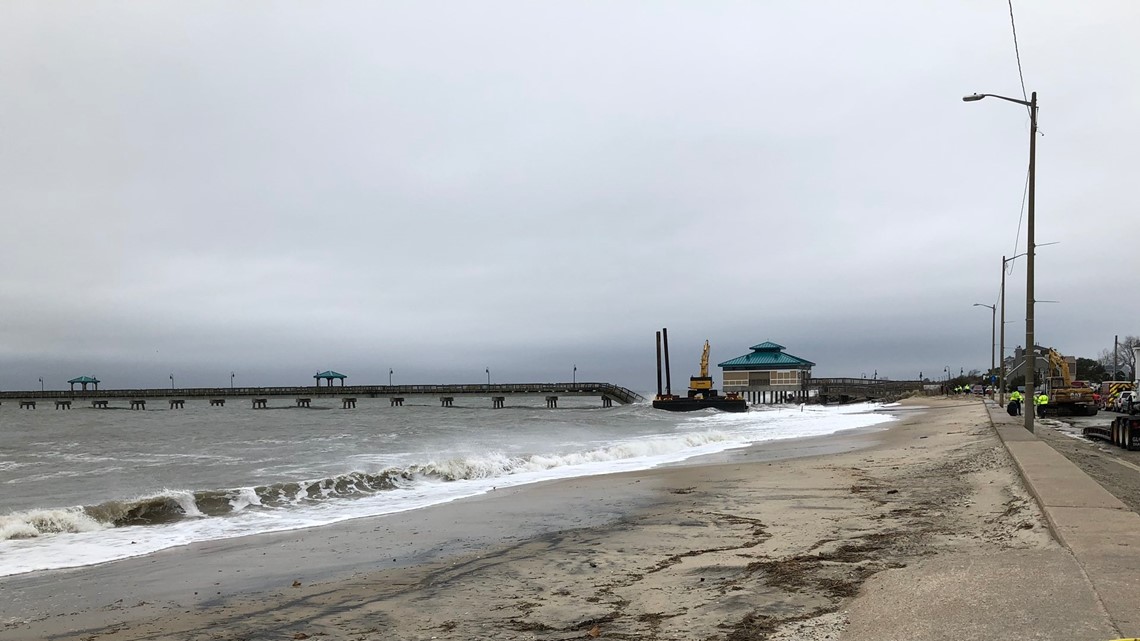 Buckroe Fishing Pier collapses after a loose barge crashes into it ...