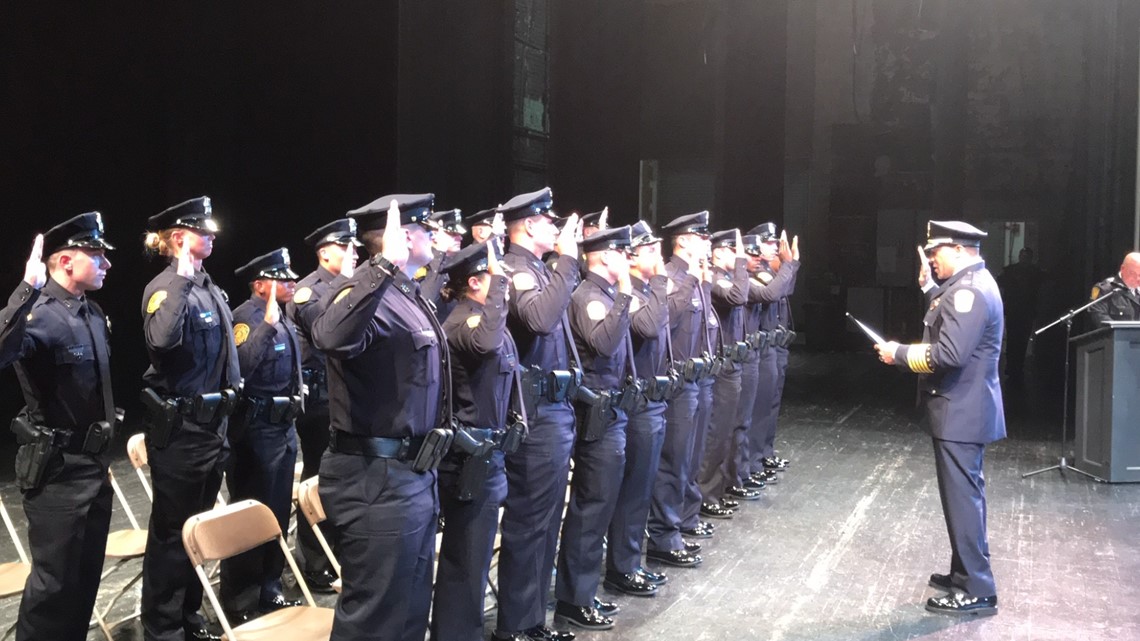 Norfolk Police Department welcomes 22 new officers | 13newsnow.com