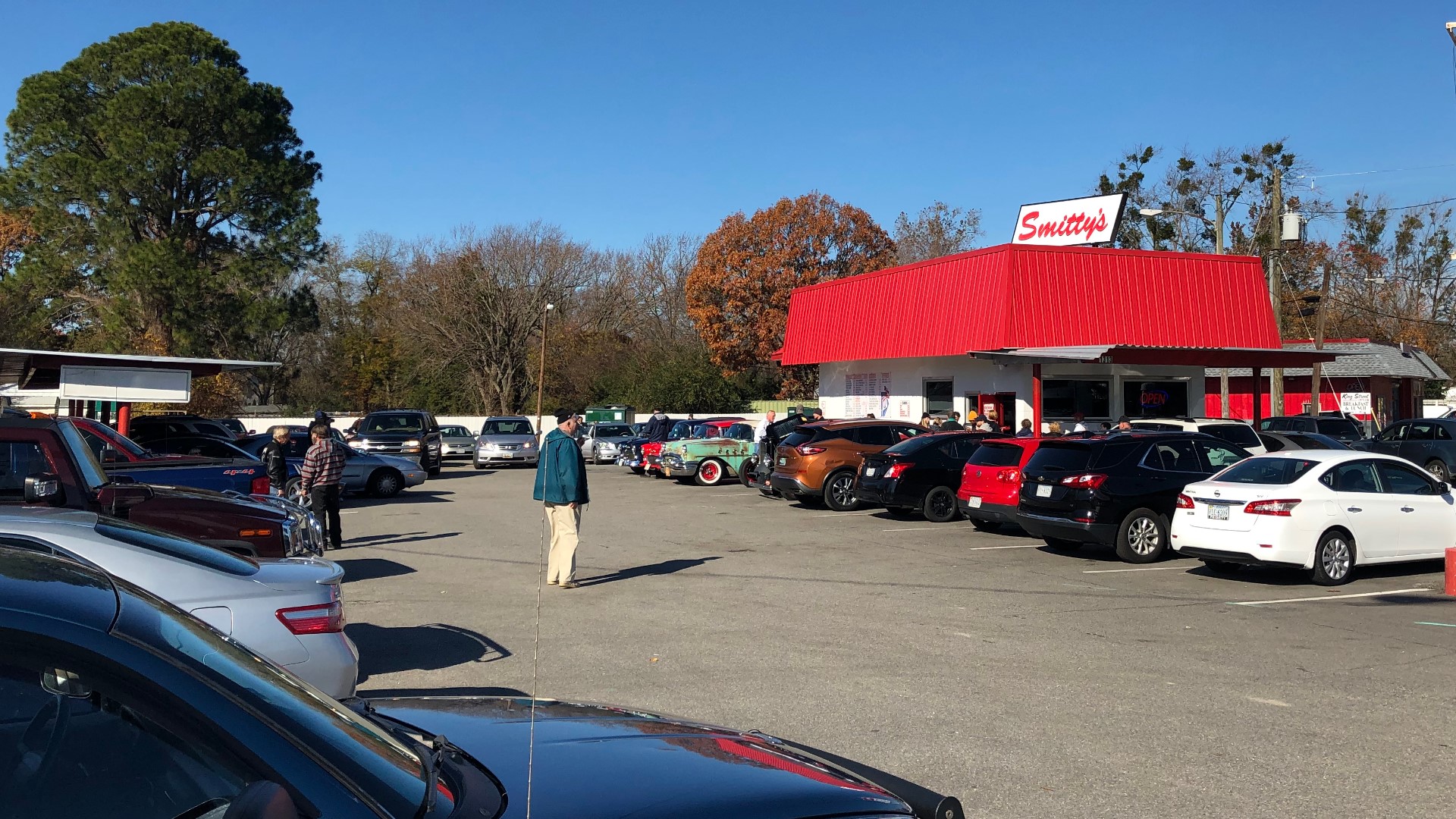 Iconic Hampton burger joint Smitty’s Better-Burger reopens | 13newsnow.com