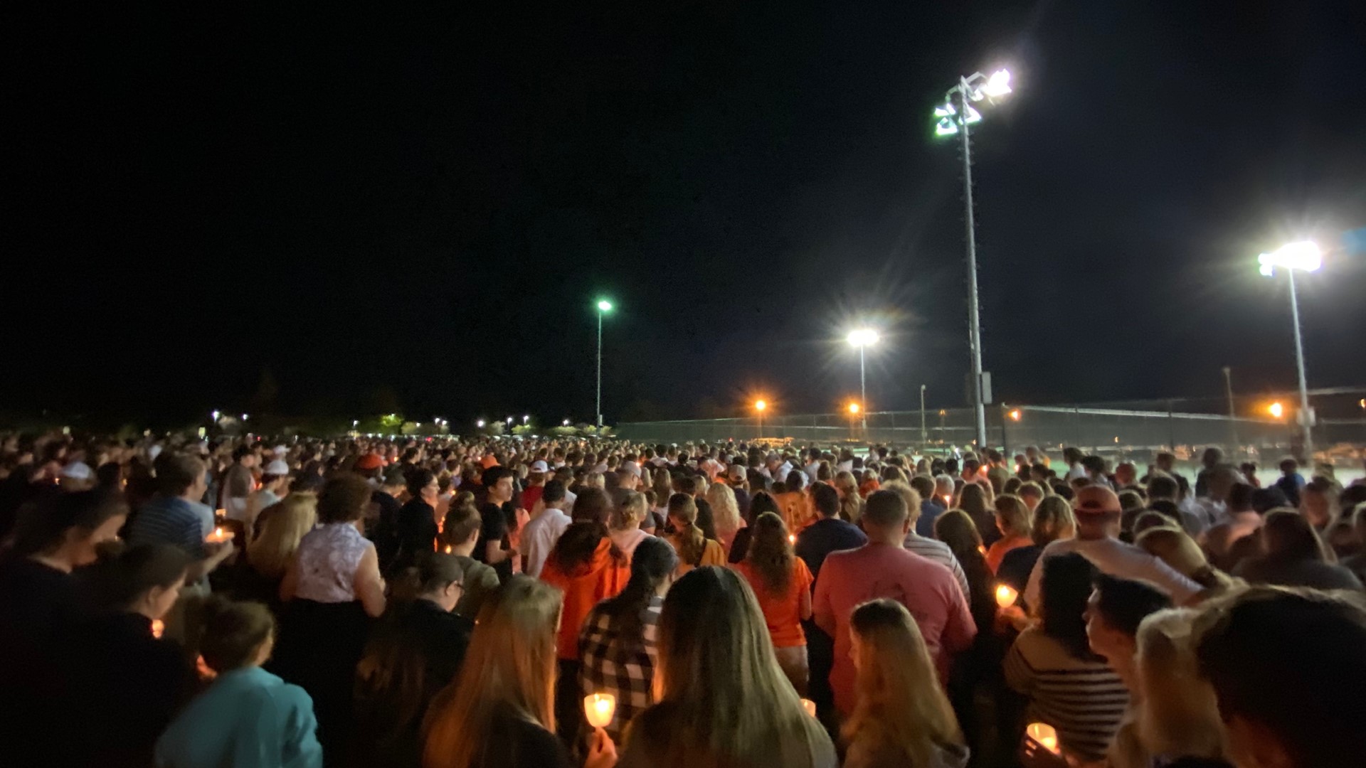 Hundreds remember Tabb High School students killed in crash in York ...