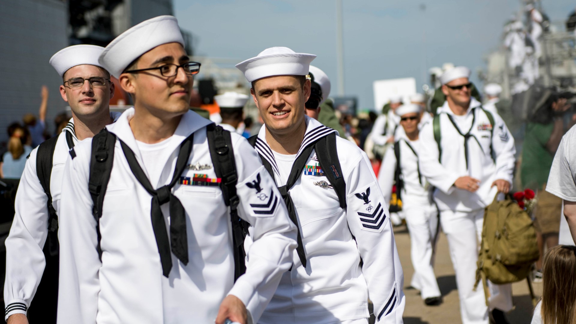 USS Mitscher returns to Naval Station Norfolk following deployment ...
