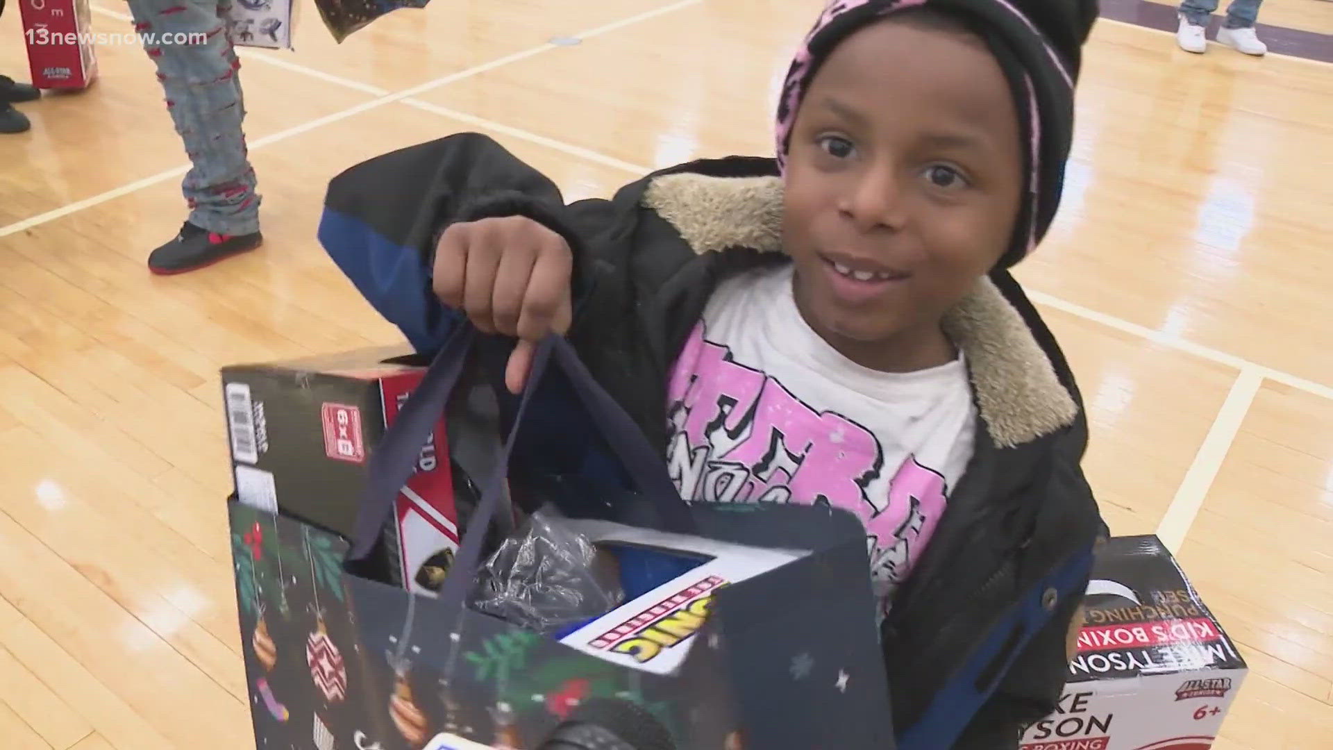 Former NBA star Allen Iverson gives back to local families | 13newsnow.com