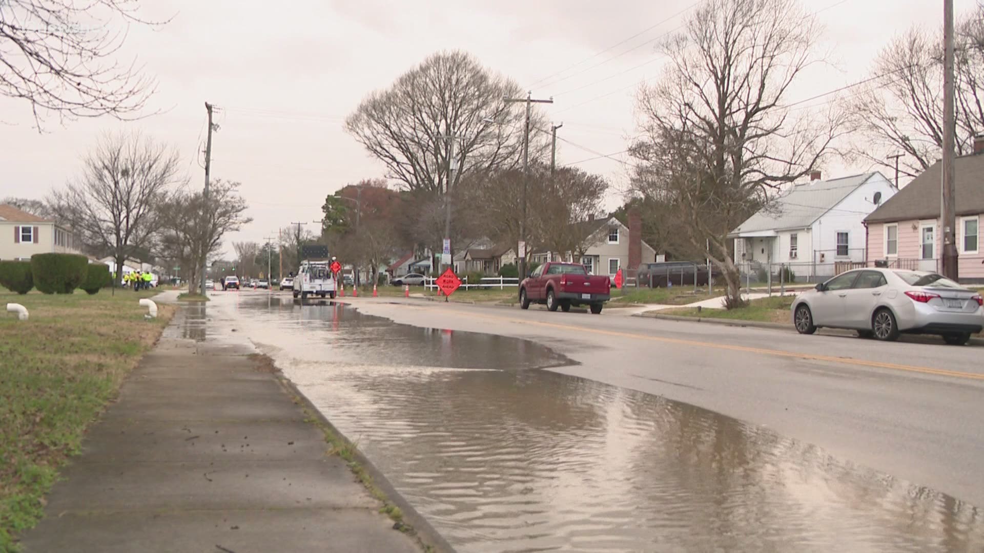 Water spills into street after major wastewater line break in Newport ...