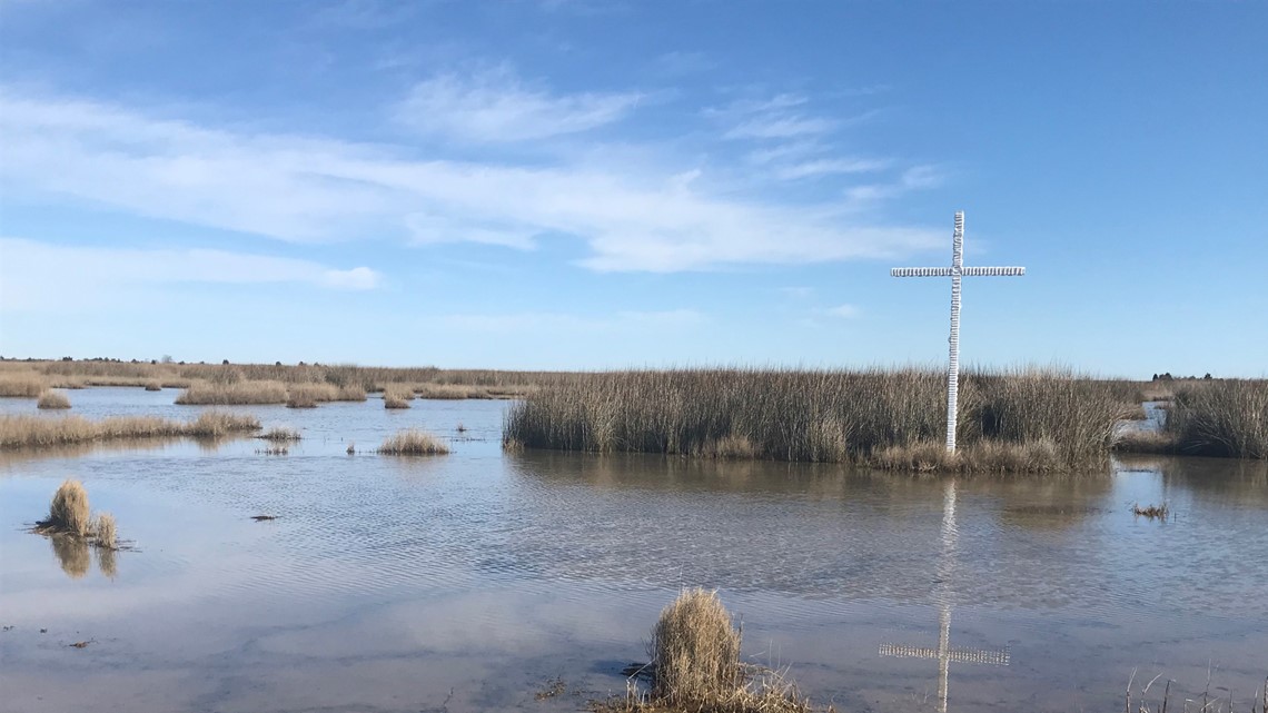 Cross in marsh sparks intrigue in Poquoson | 13newsnow.com