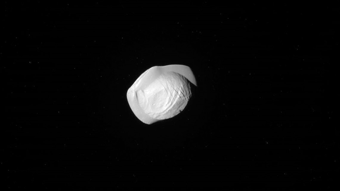 Saturn's tiny moon Pan looks like a space ravioli | 13newsnow.com