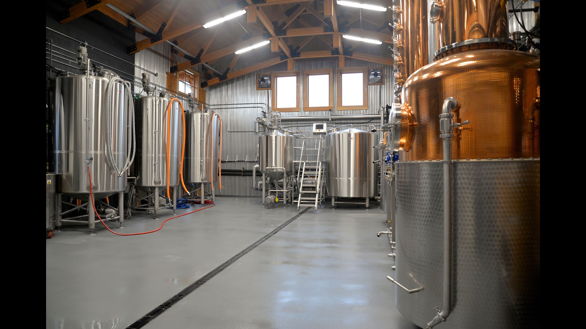 Devils Backbone Brewing introduces distillery | 13newsnow.com