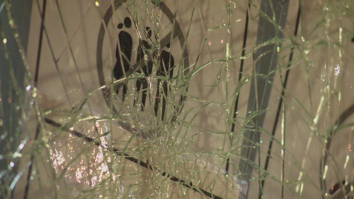 Federal Courthouse doors smashed in Norfolk | 13newsnow.com