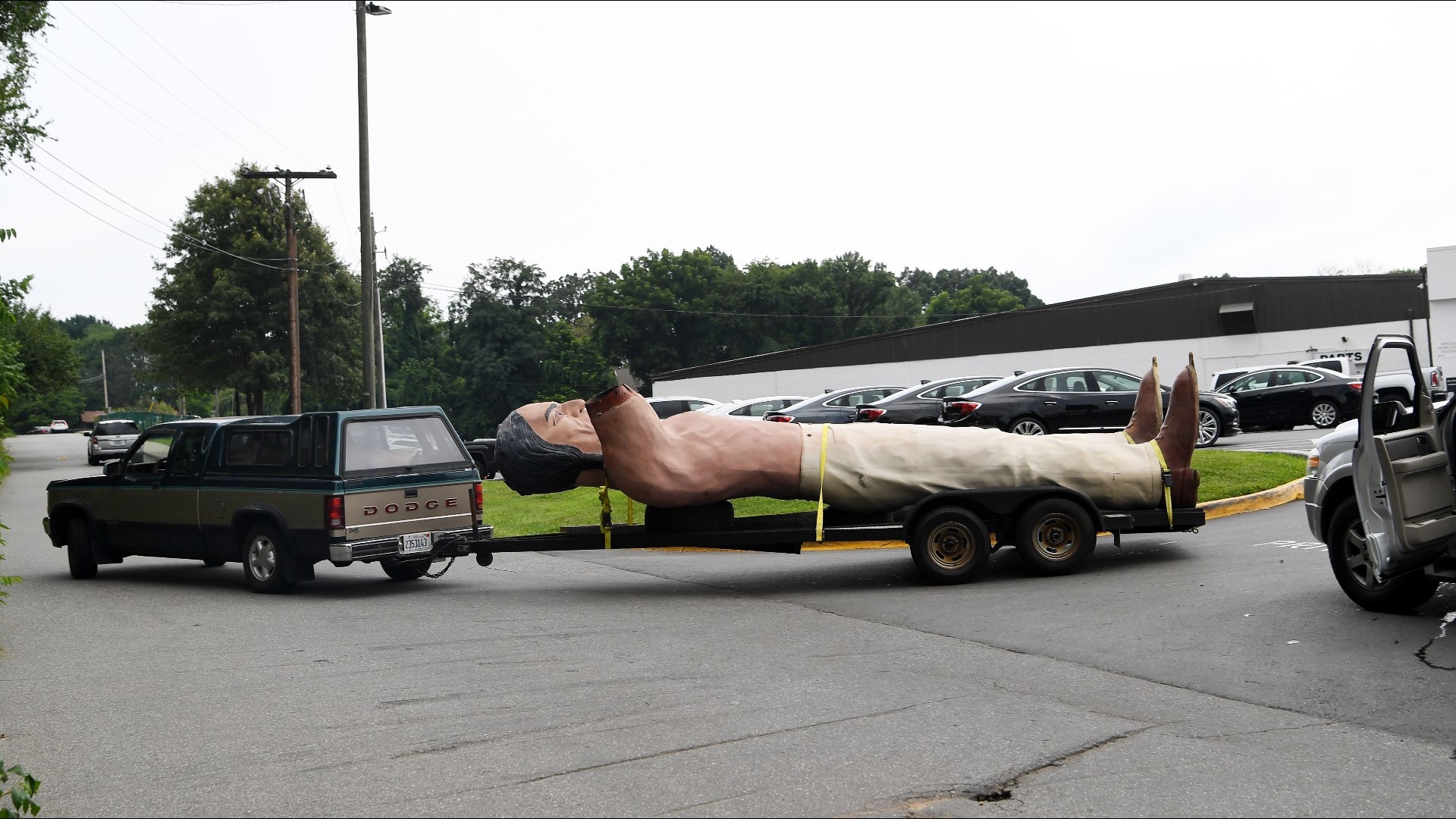 Car dealership removes Native American statue after 50 years ...