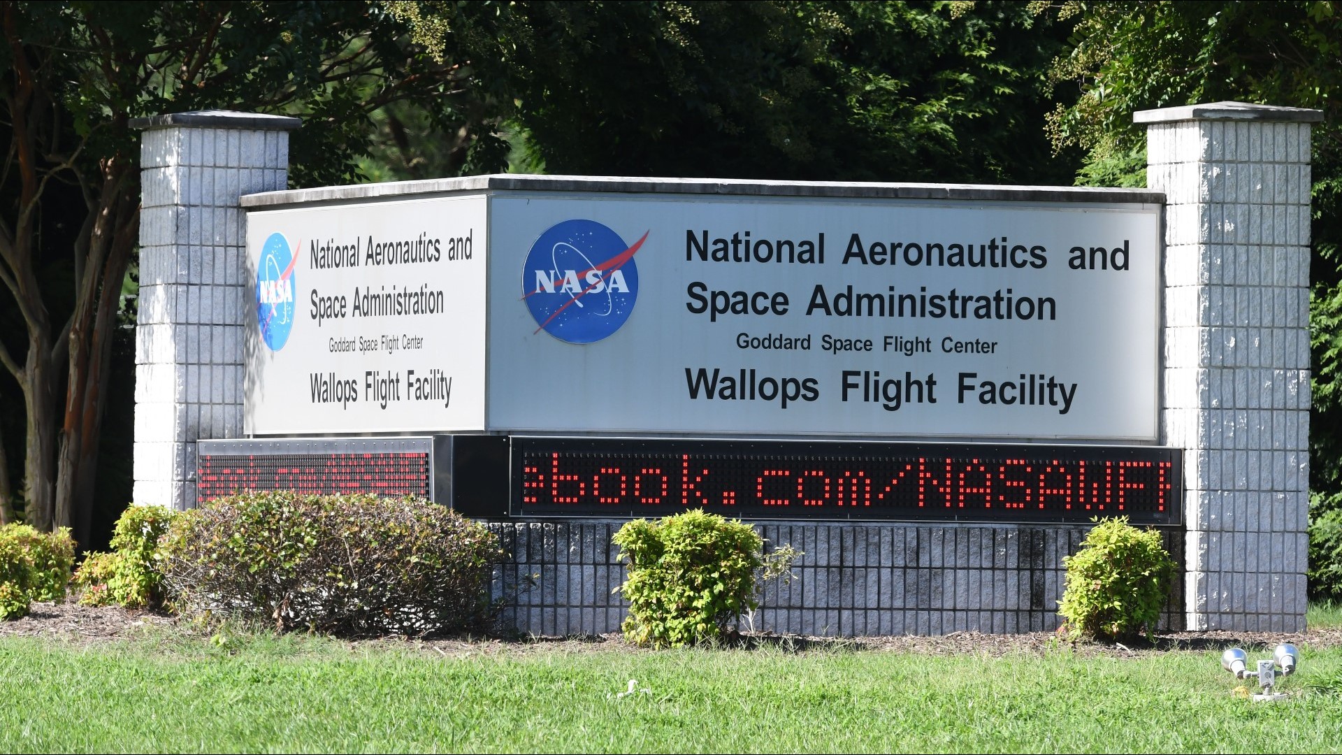 Virginia opens new Mid-Atlantic Regional Spaceport Payload Processing ...