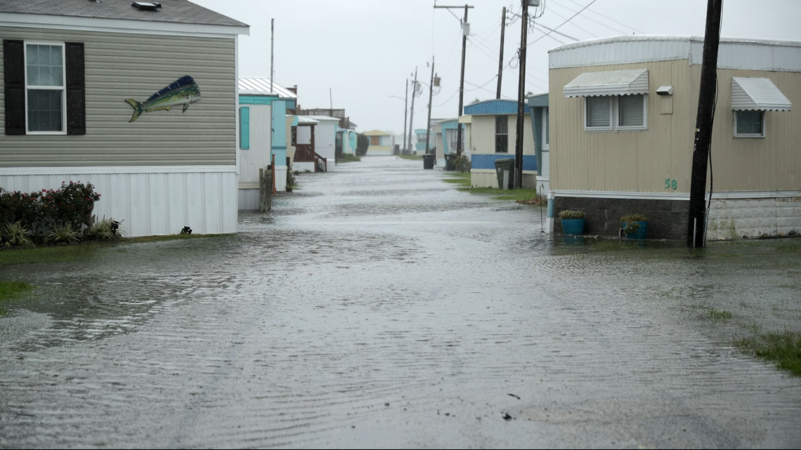 PHOTOS: Hurricane Florence causes powerful storm surge, flooding ...