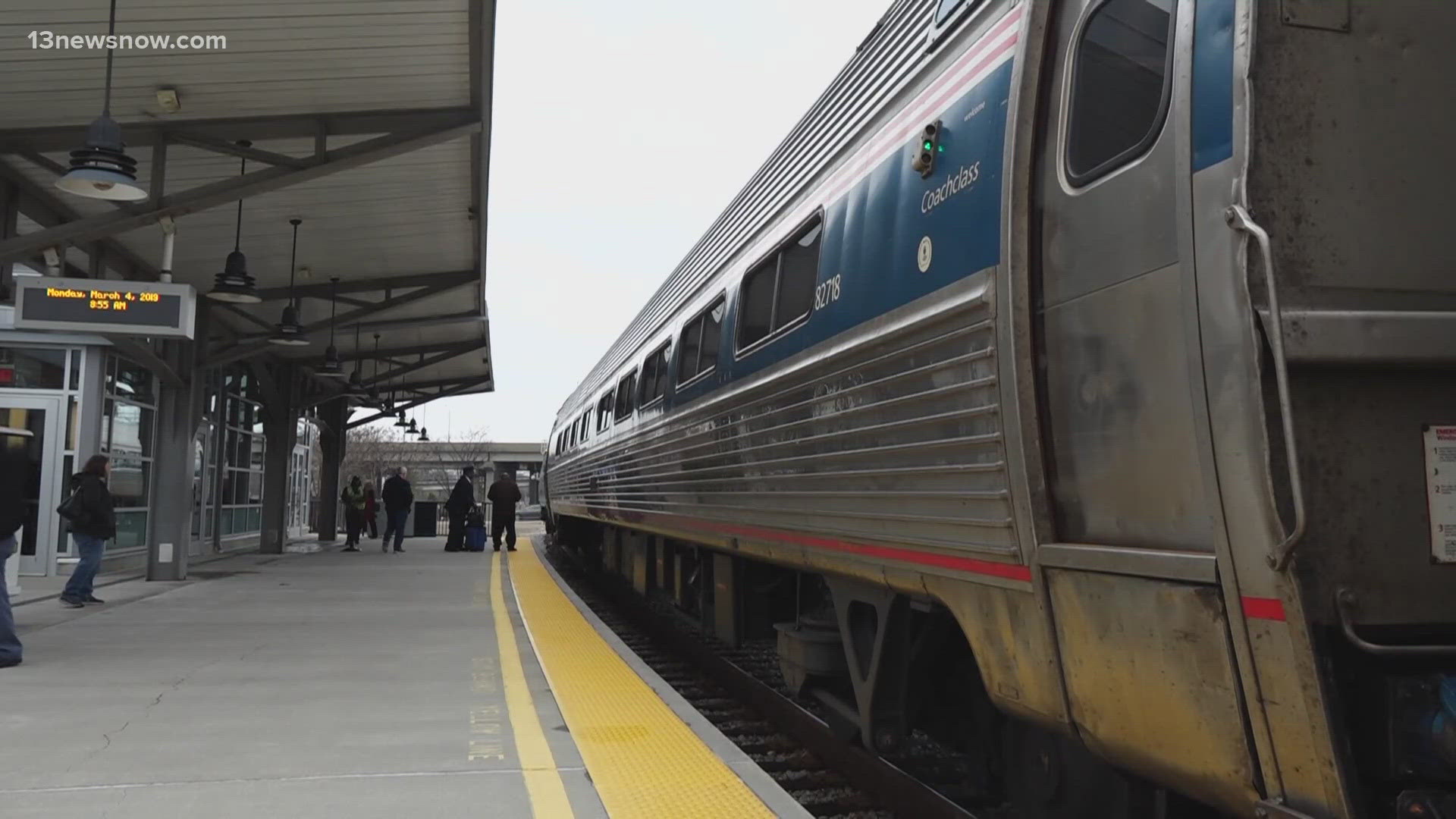 Amtrak train hits tractor trailer in Connecticut | 13newsnow.com