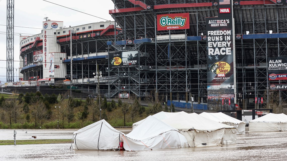 Rain swamps Bristol dirt track; NASCAR to try again Monday | 13newsnow.com