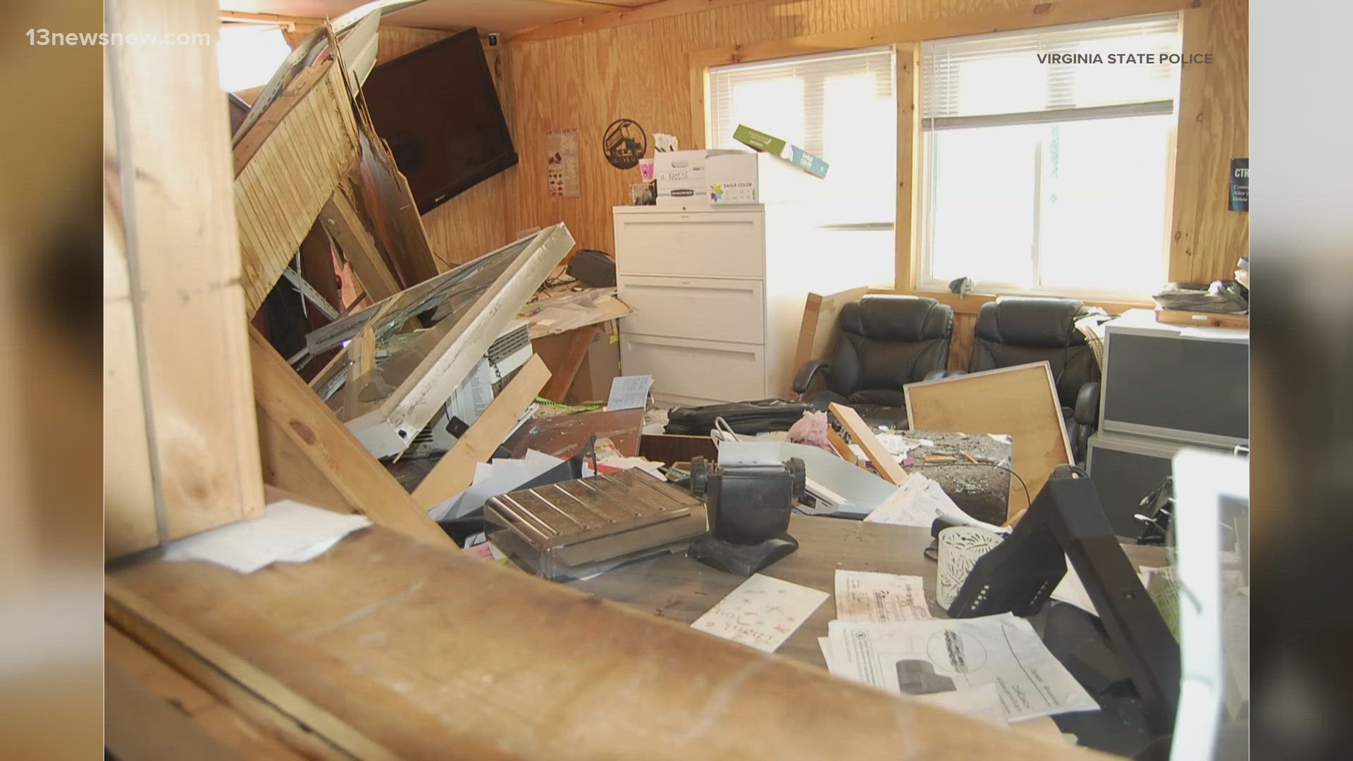 I-464 car chase ends in vehicle crashing into building in Chesapeake ...