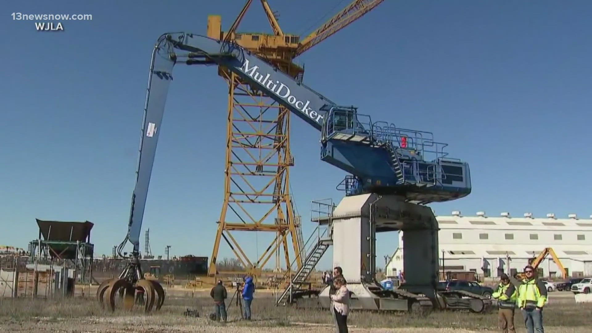Cranes arrive in Baltimore to remove collapsed bridge | 13newsnow.com