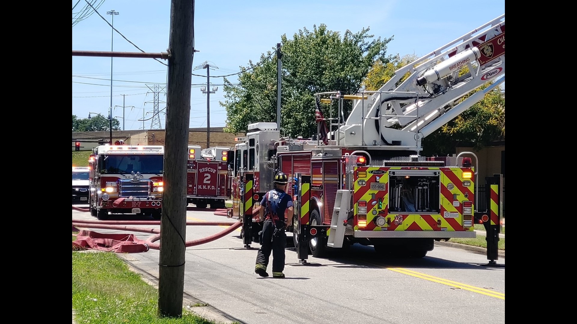 Crews battle fire in Newport News | 13newsnow.com
