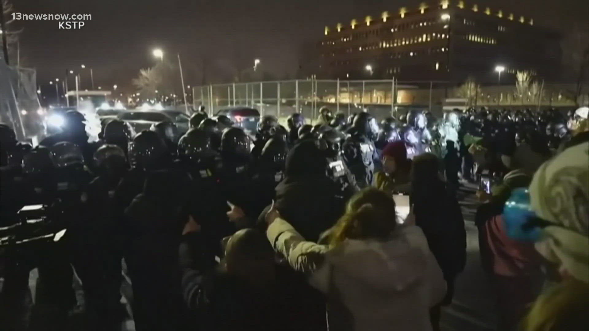 Clashes between ICE and protestors intensify in Minneapolis | 13newsnow.com