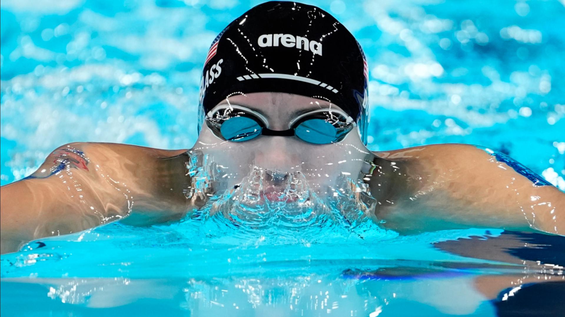 UVA's Kate Douglass wins gold for USA in 200m breaststroke | 13newsnow.com