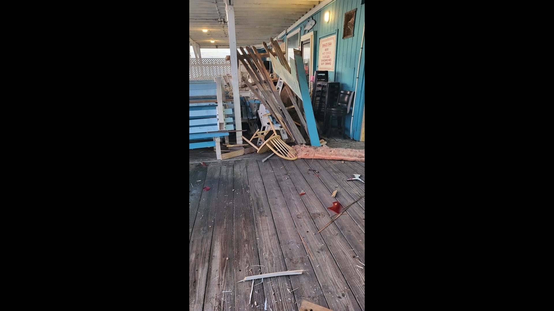 Vehicle drives off Virginia Beach Fishing Pier, police say | 13newsnow.com