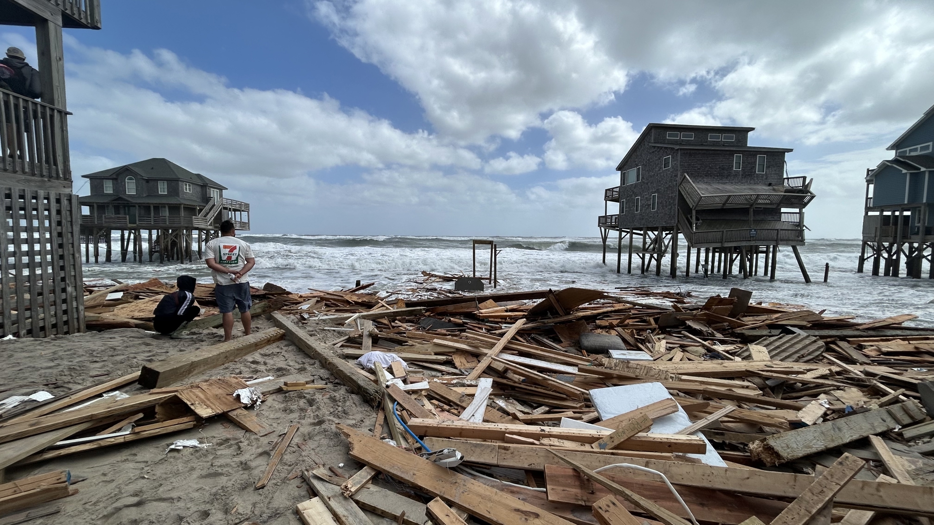 Ninth house collapses into ocean at Rodanthe in Outer Banks | 13newsnow.com