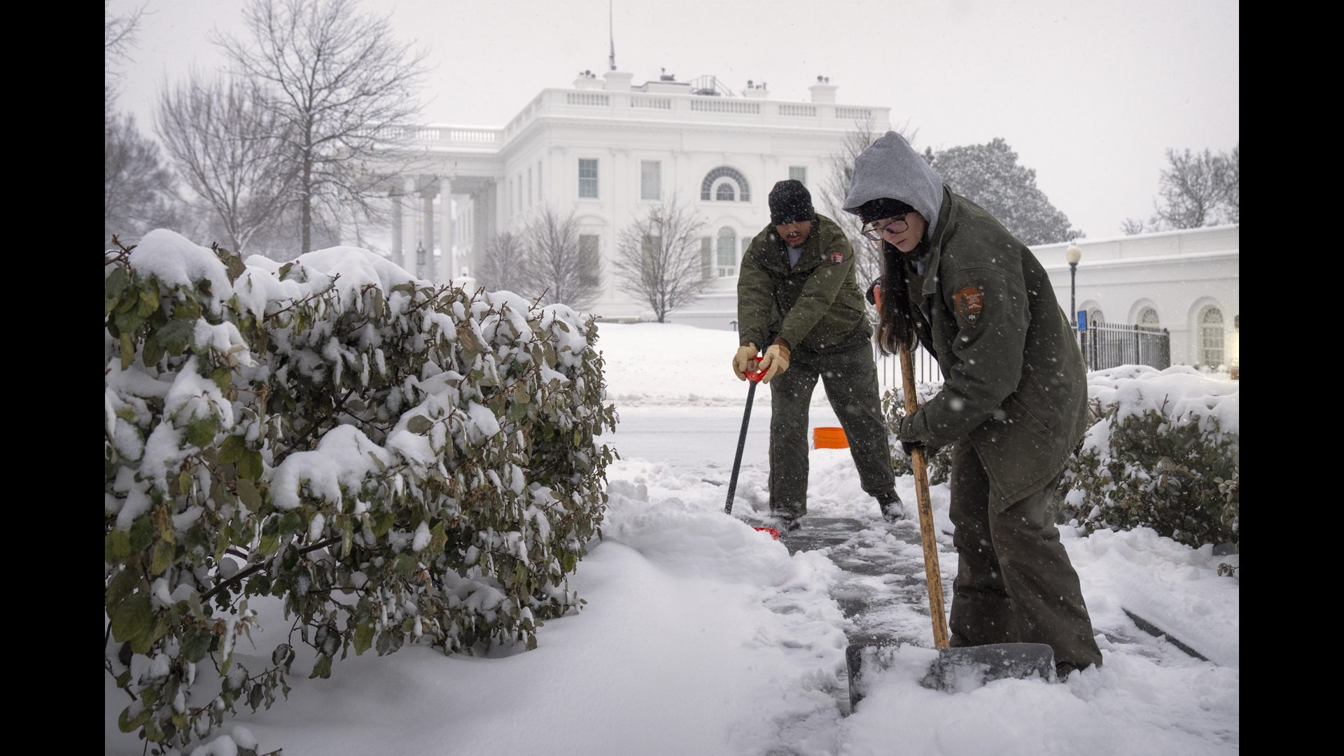 Photos: Winter storm blankets snow over the U.S. Capitol | 13newsnow.com