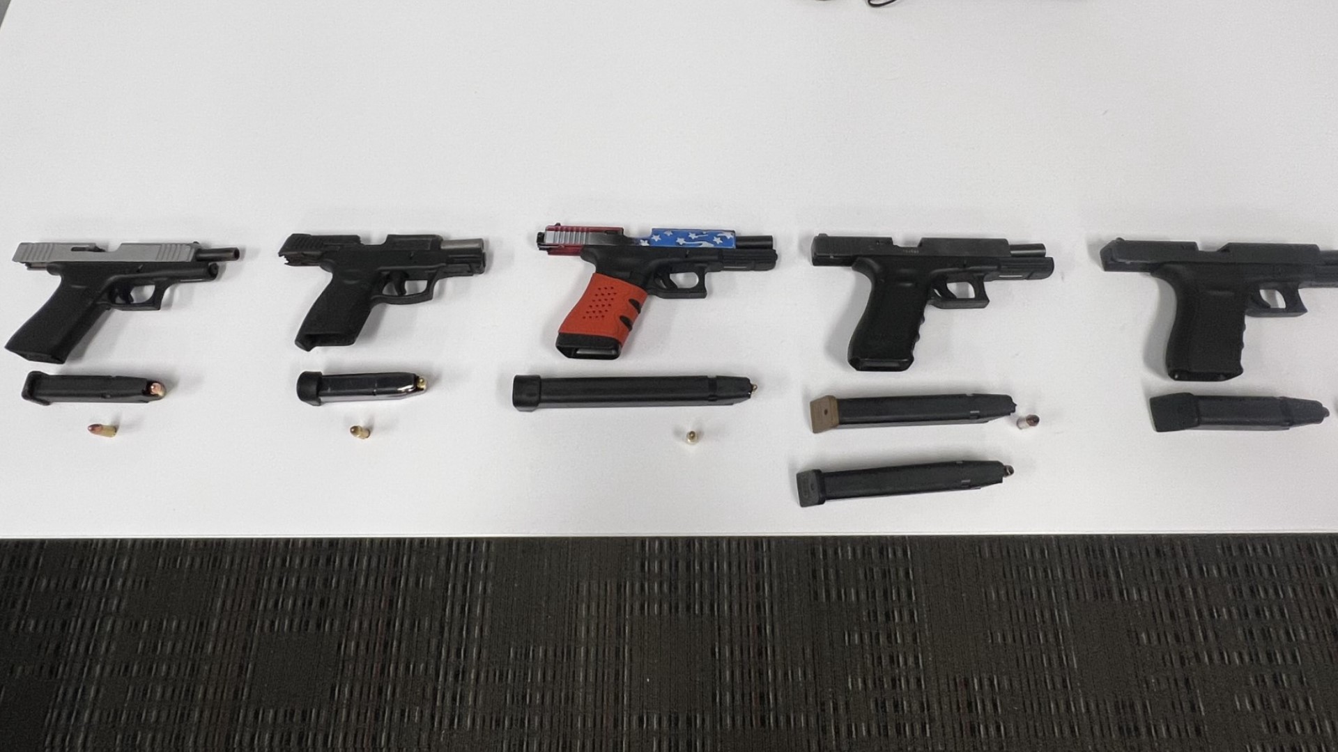 Virginia Beach police seize illegal guns in traffic stop | 13newsnow.com