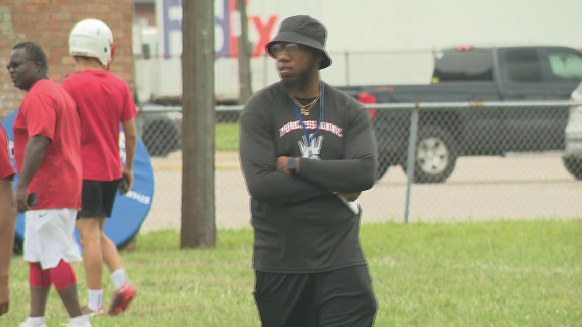 Ex-Oscar Smith star QB Sims set to revive Princess Anne football ...