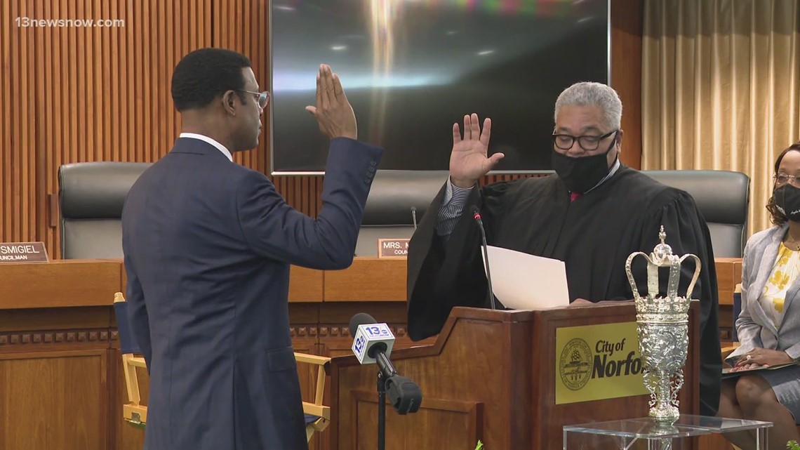 Norfolk Mayor Kenneth Cooper Alexander sworn in for second term ...