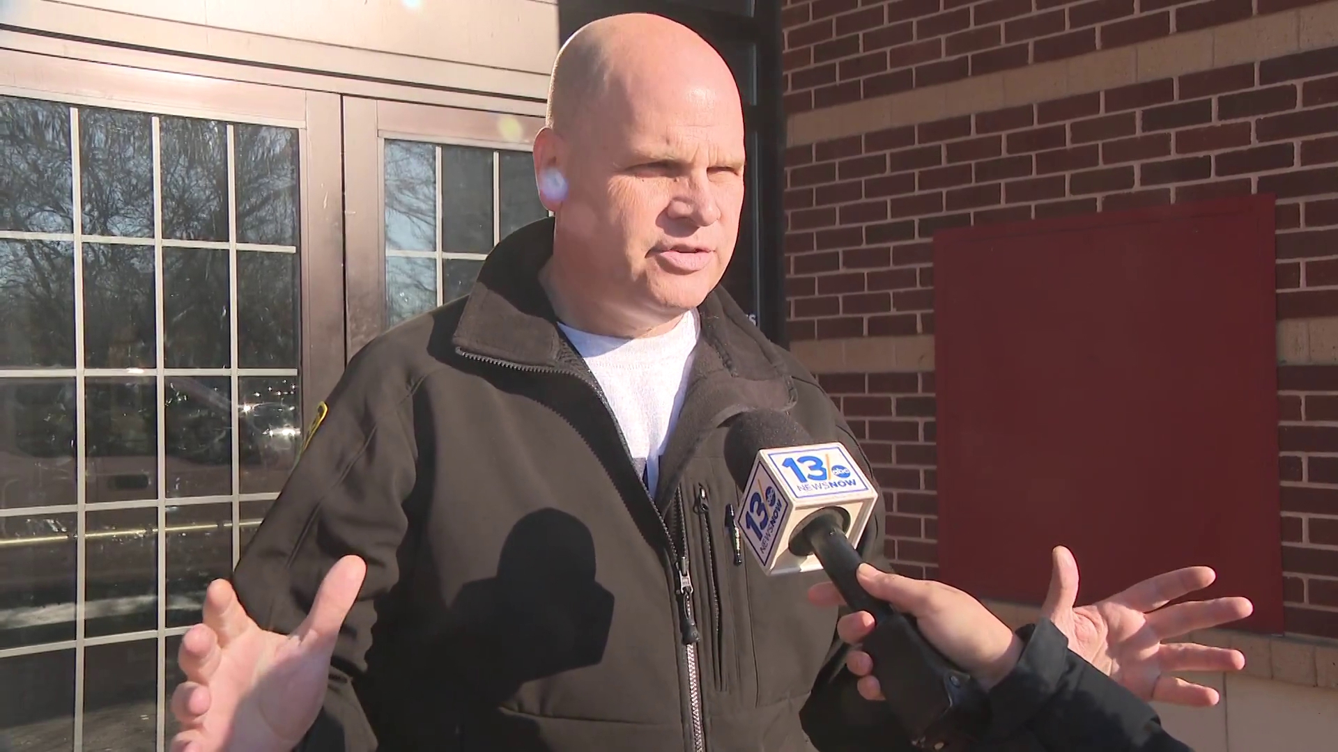 Indonesian residents hunt for food and water after deadly floods. 193 ...