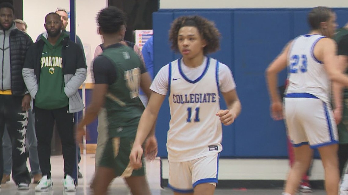 Oaks use a 4th quarter surge to top the Crusaders 52-51 while the ...