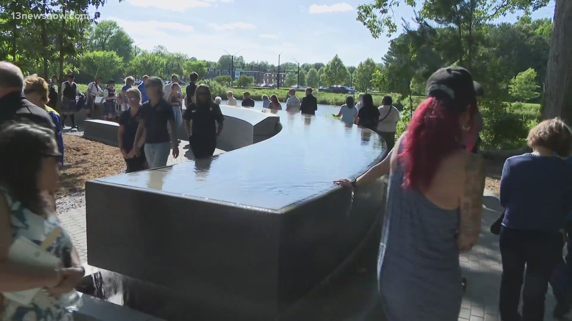 Virginia Beach unveils memorial honoring victims of 2019 mass shooting ...