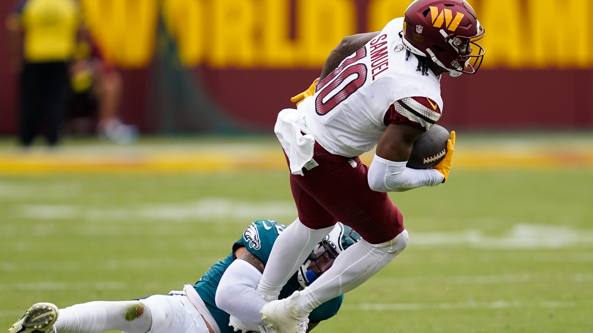 Commanders’ Wentz fumbles, struggles in 1st game vs. Eagles | 13newsnow.com