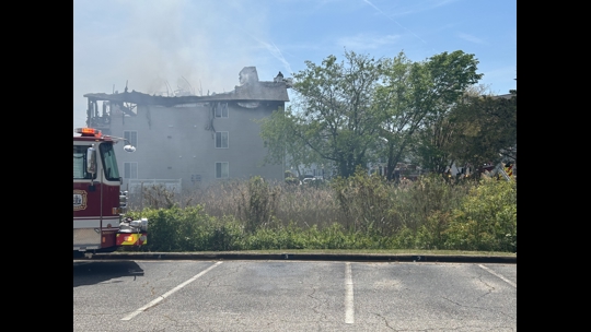 Large-scale condo fire causes partial collapse in Hampton: 4 injured ...