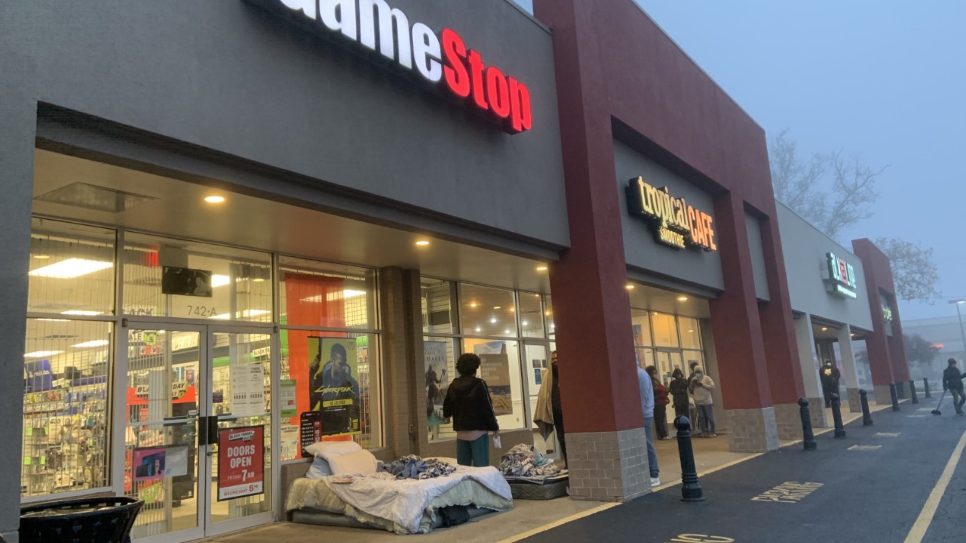GameStop to close over 470 stores nationwide, including 2 in Hampton ...