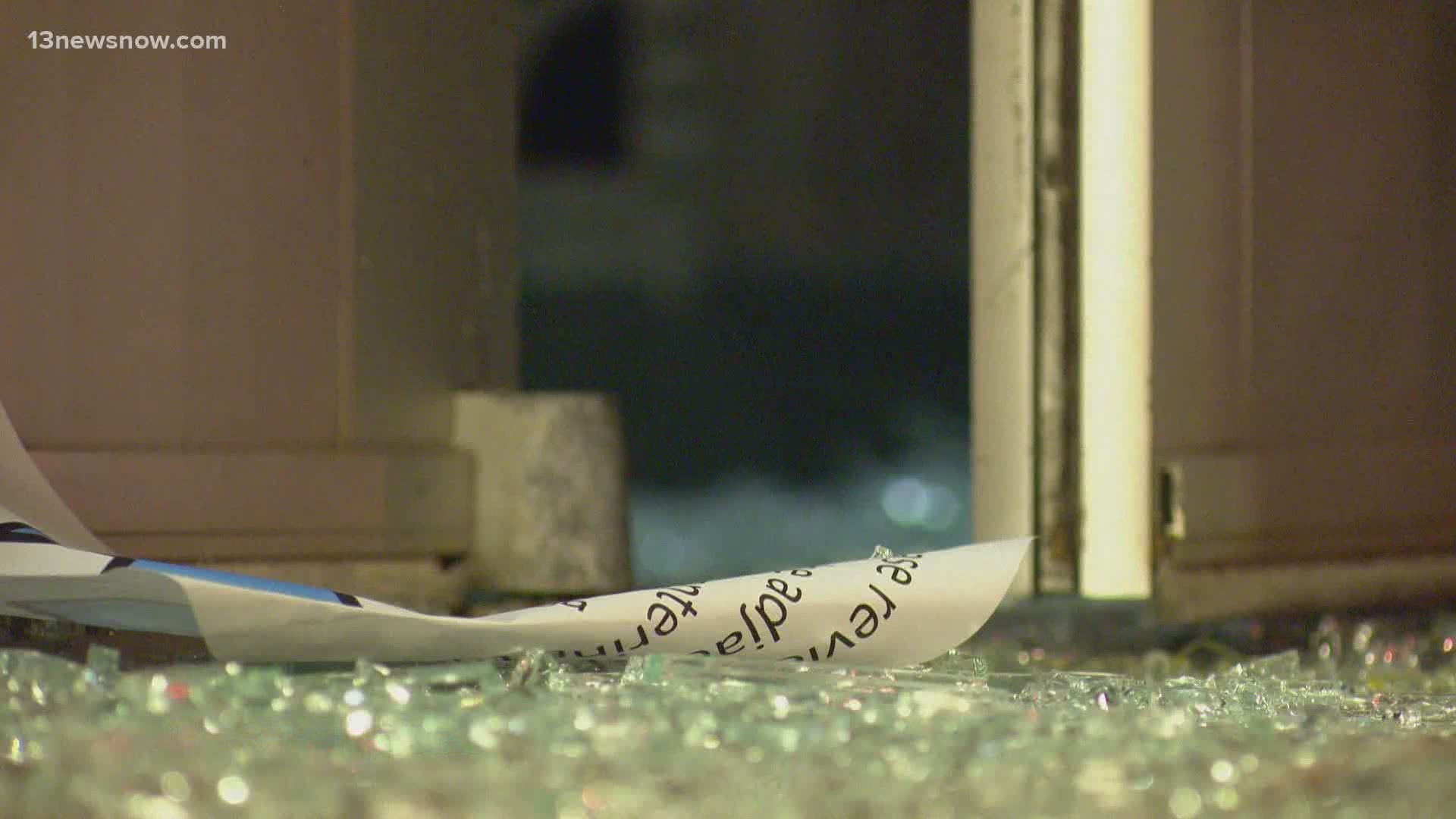 Federal Courthouse doors smashed in Norfolk | 13newsnow.com