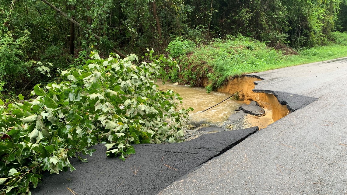 Isle of Wight flooding strands drivers, traps people in homes, and ...