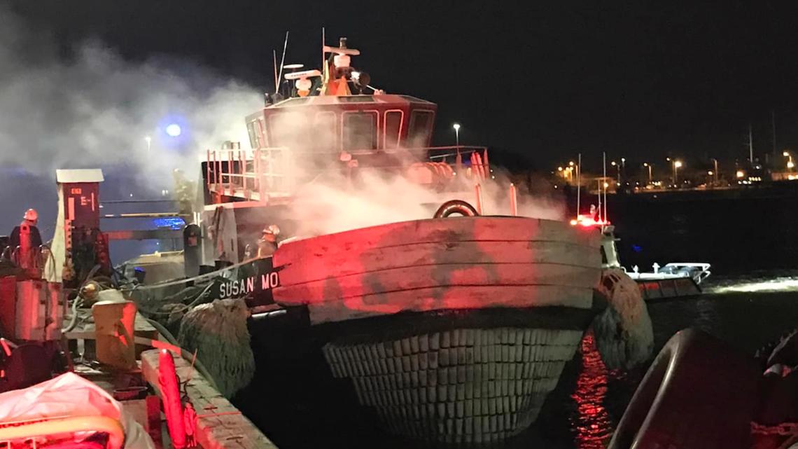 Norfolk Fire Department fights tugboat fire at Colonna's Shipyard ...