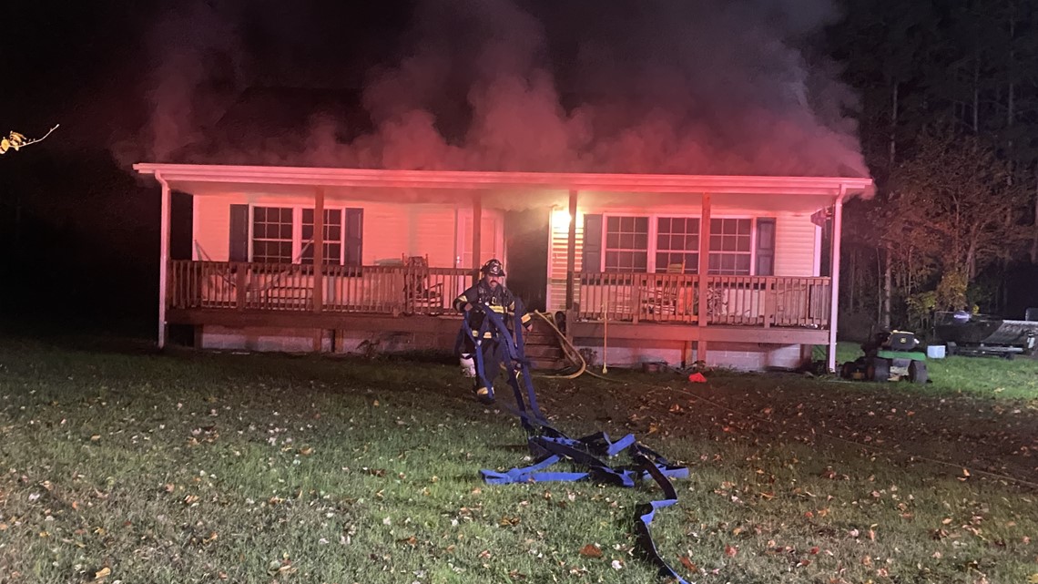 Crews battle house fire in Suffolk | 13newsnow.com