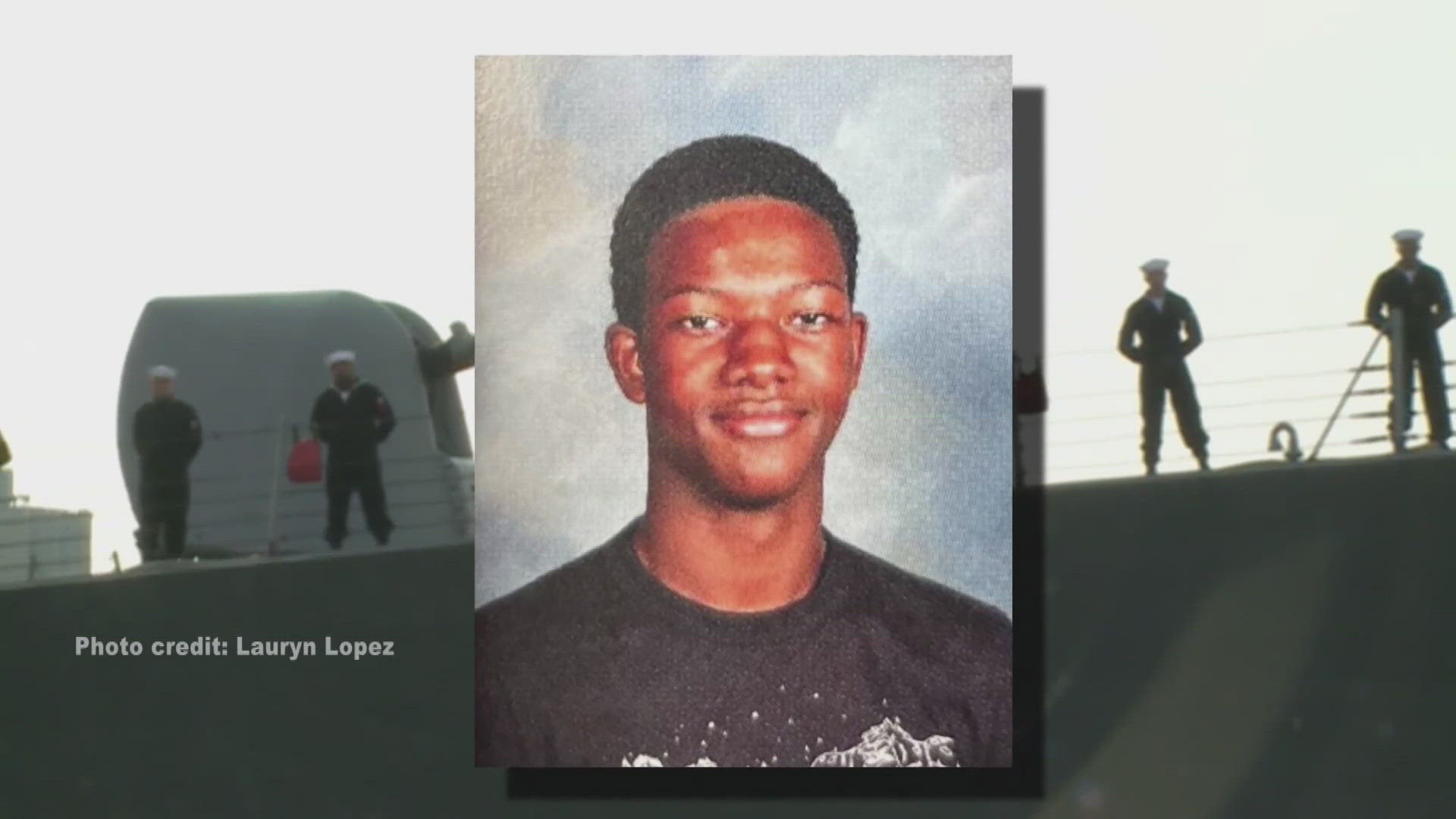 Detective arrested after drawing gun on officer who microwaved fish in ...