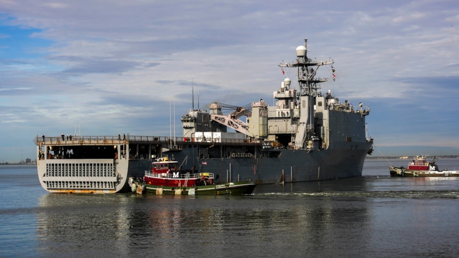 USS Gunston Hall leaves Naval Station Norfolk for NATO exercise ...