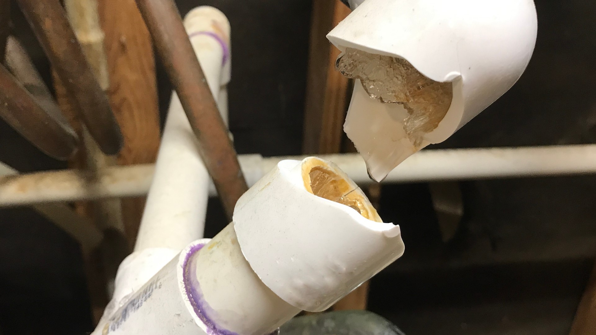Cold winter-like temps could freeze pipes, here's how to prevent ...