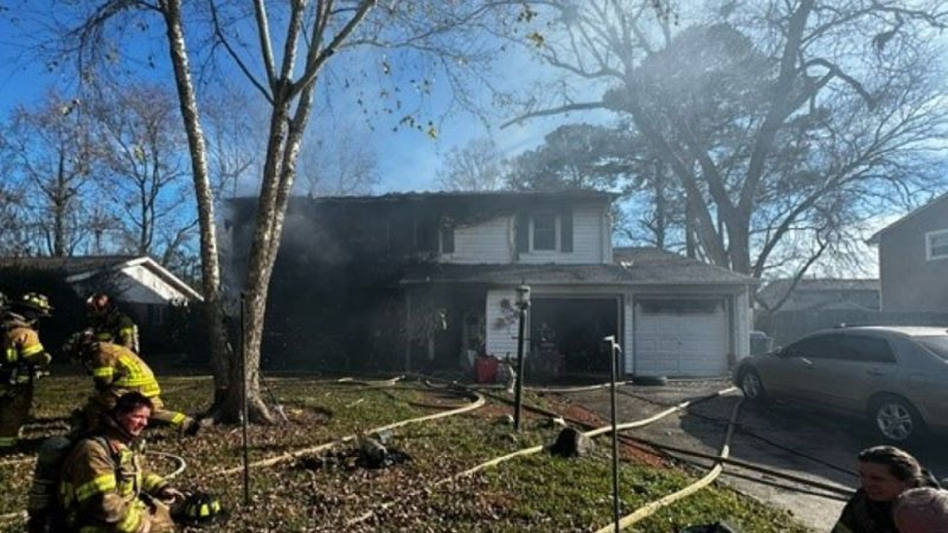 Virginia Beach house fire injures 2, displaces 2 | 13newsnow.com