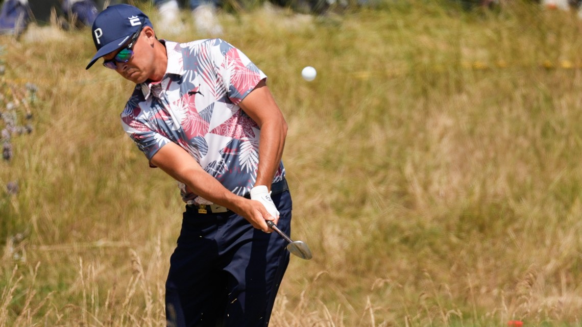 Fowler leads US Open after tying 36-hole scoring record | 13newsnow.com