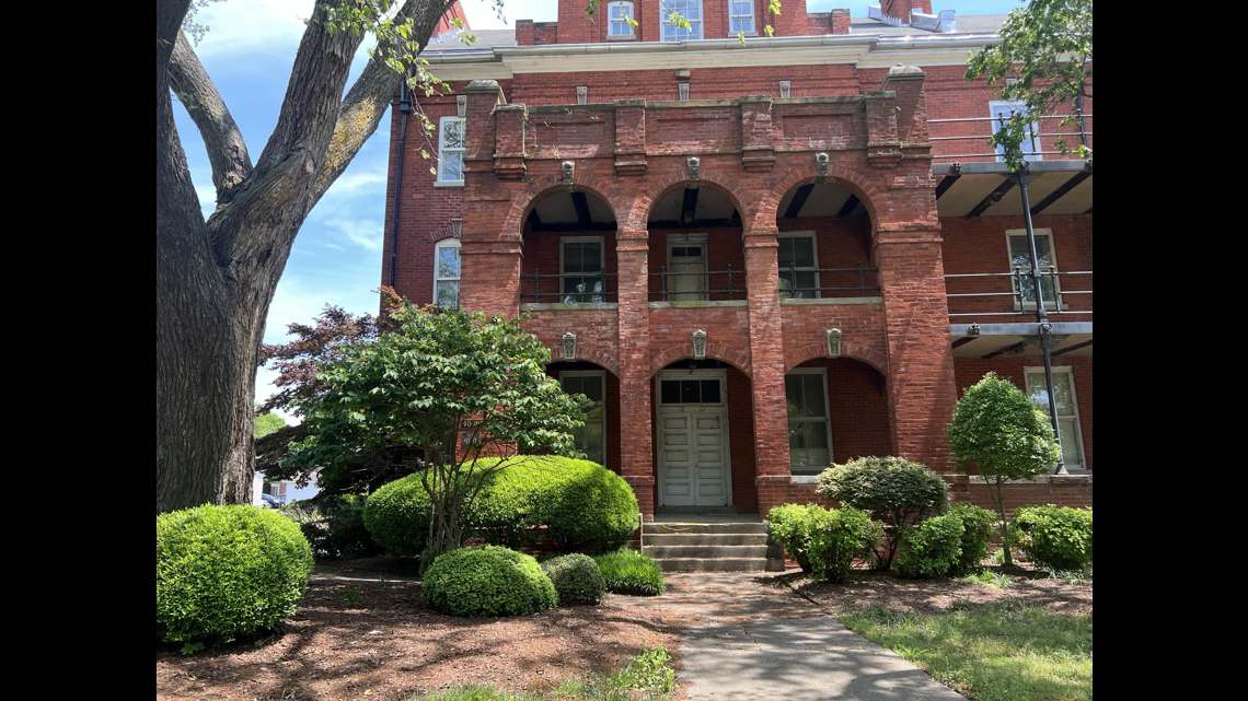 Fort Monroe turning old Army buildings into new apartments | 13newsnow.com