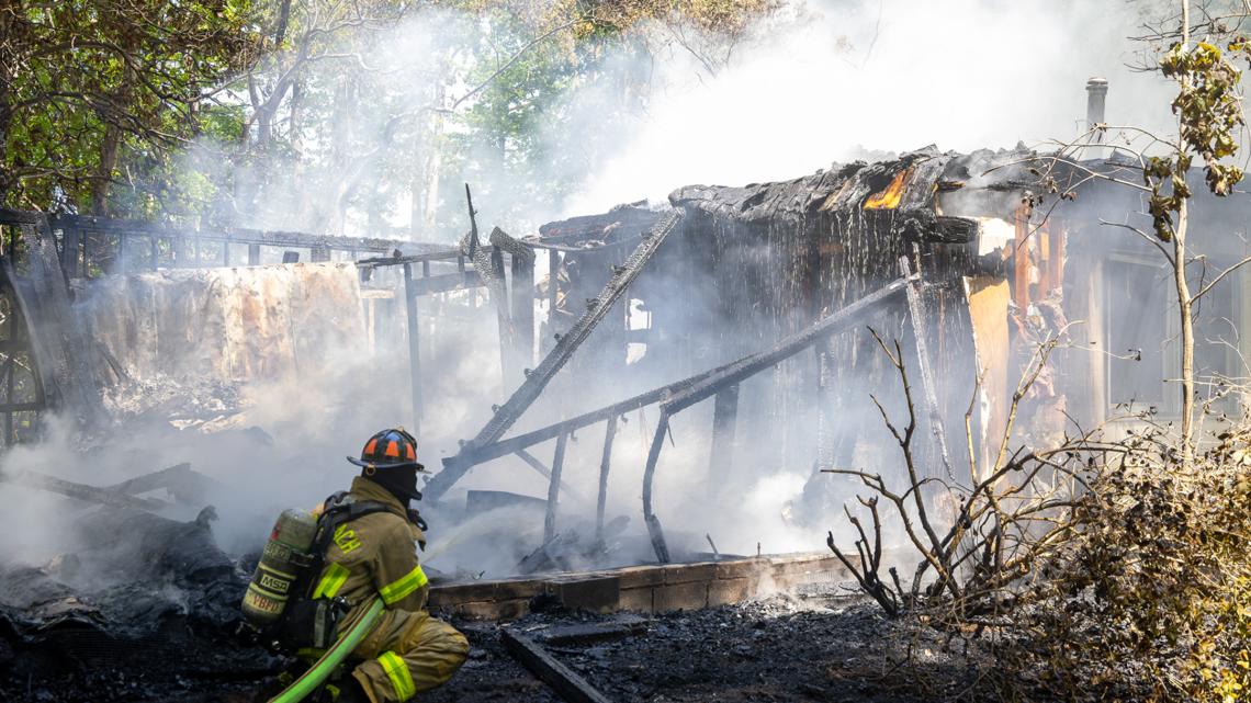 Abandoned building catches fire in Virginia Beach, spreads to nearby ...